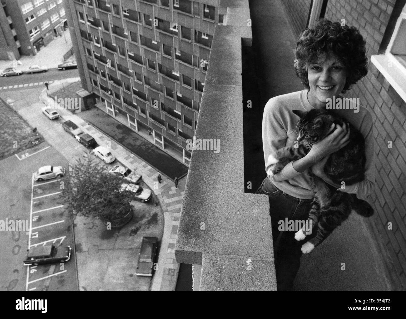 Benji slightly dazed, recovers in the care of Deborah Guy. August 1980 ...