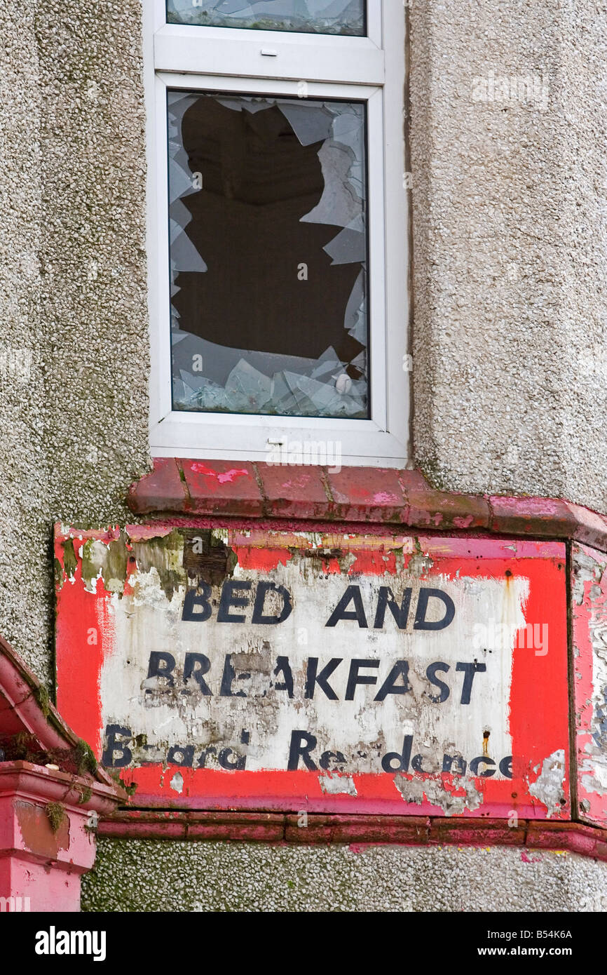 Bed and breakfast closed in Rhyl North Wales Stock Photo - Alamy