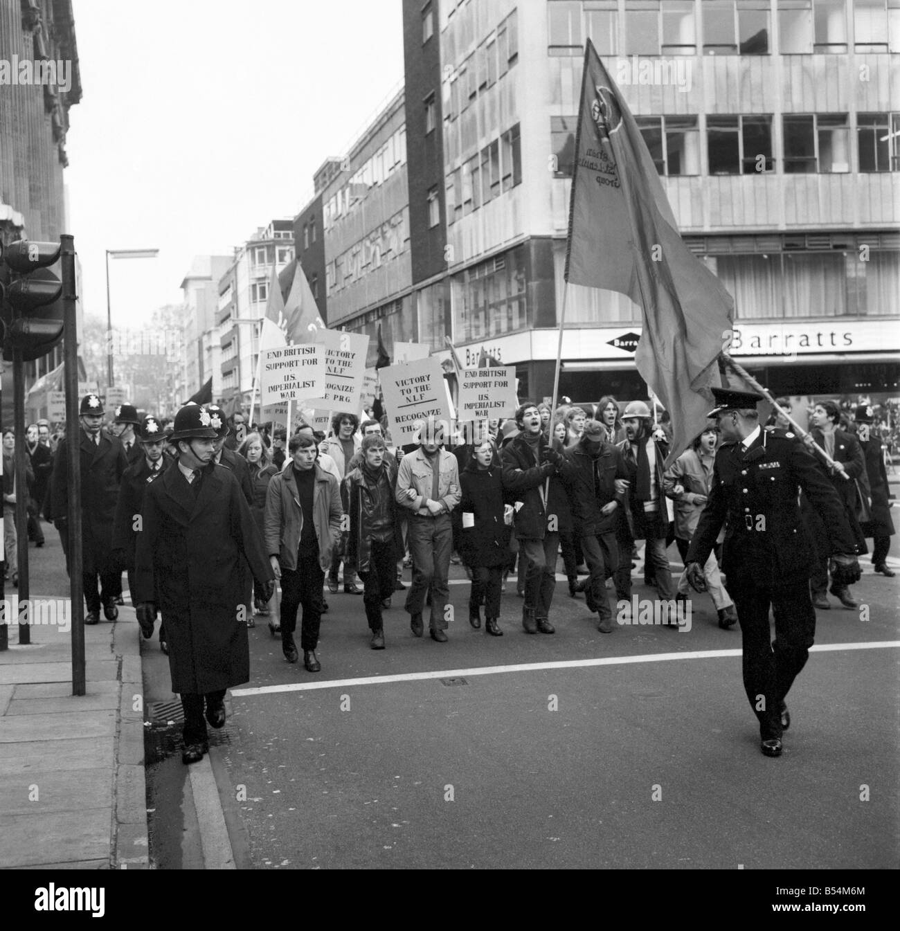 Vietnam war demonstration march from Speaker Corner in Hyde Park to ...