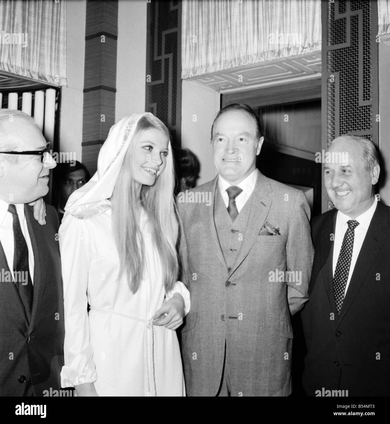 Bob Hope opens 'how to commit marriage' at The New Victoria Theatre ...