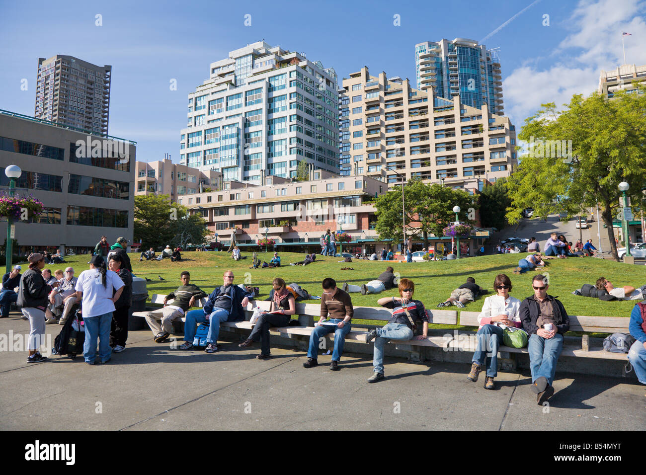 Seattle residents enjoying a rare day of sunshine Stock Photo - Alamy