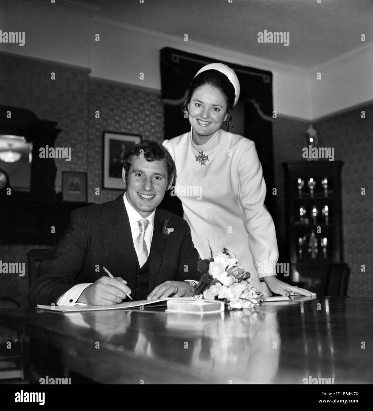 Arsenal centre half and Capt. of Northern Ireland world cup team Terry ...