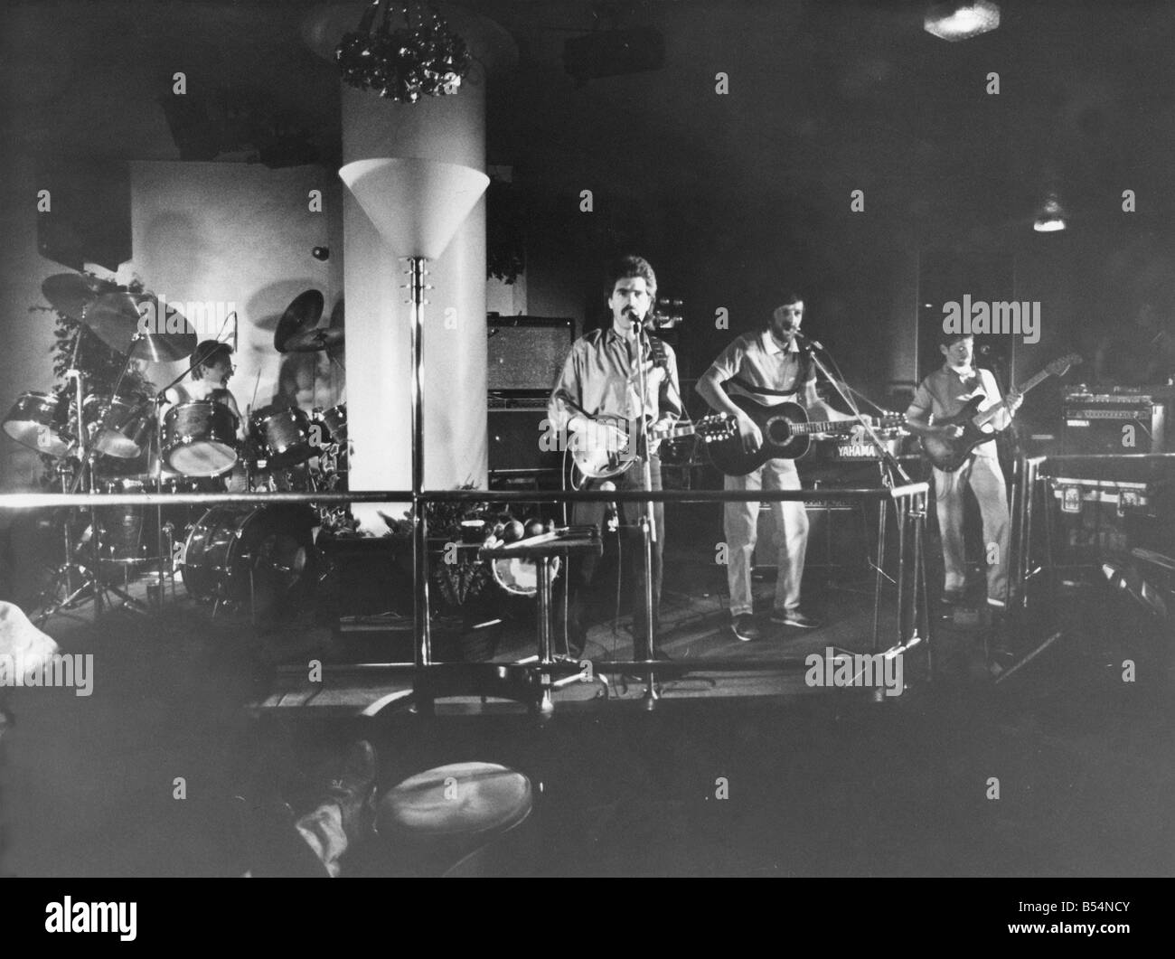 Alan hull pop group lindisfarne hi-res stock photography and images - Alamy