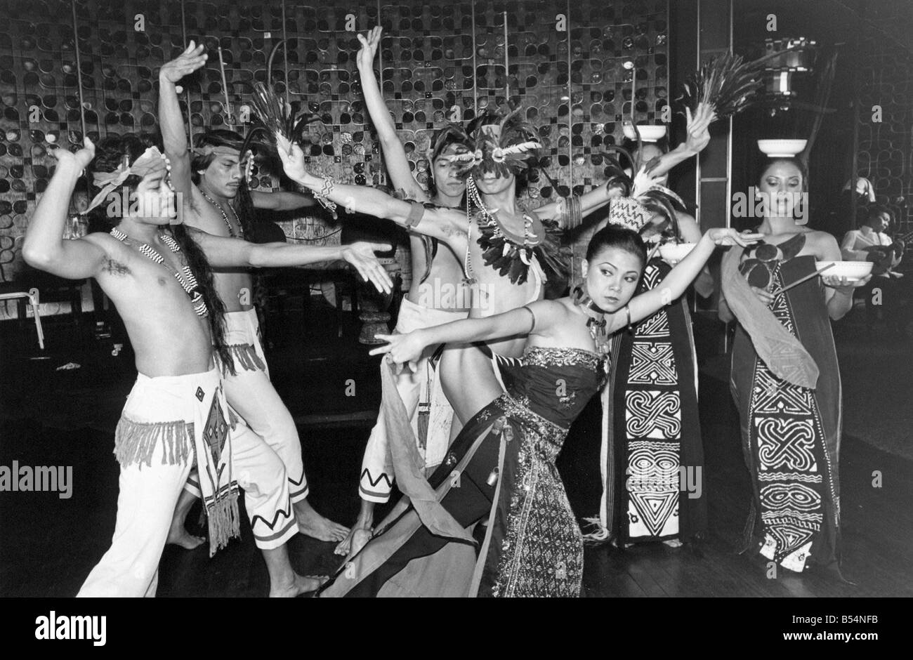 The Fiesta Filipina Dance Company at the London Hilton Hotel Stock ...
