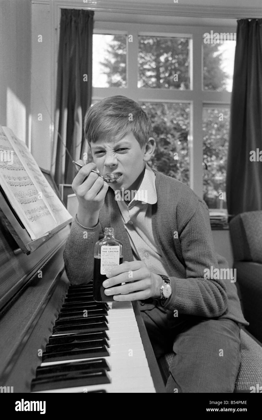 Boy setting Black and White Stock Photos & Images - Alamy