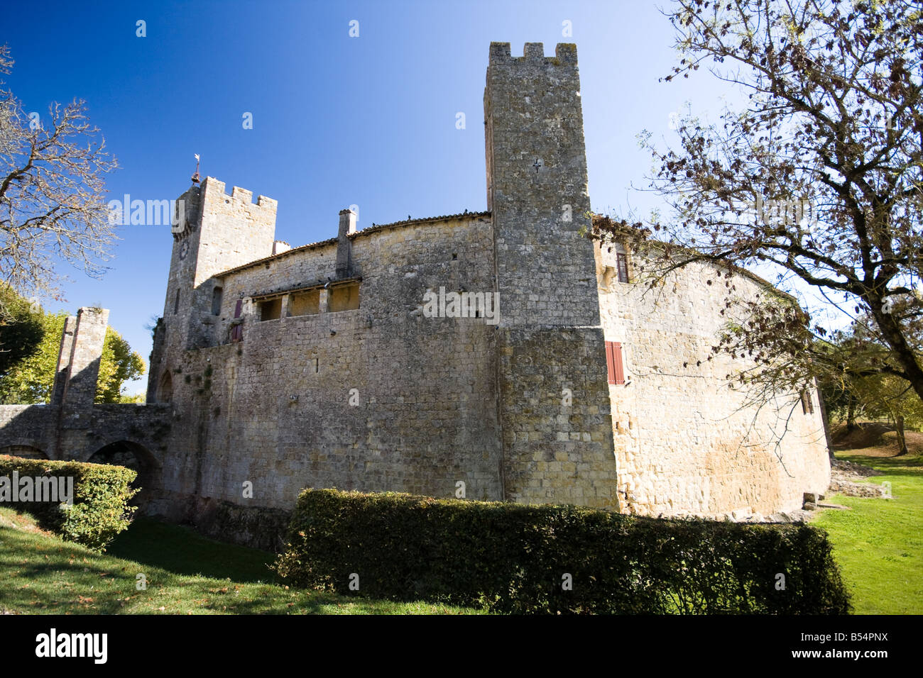 Larressingle Fortified village - Gers Southern France Stock Photo - Alamy