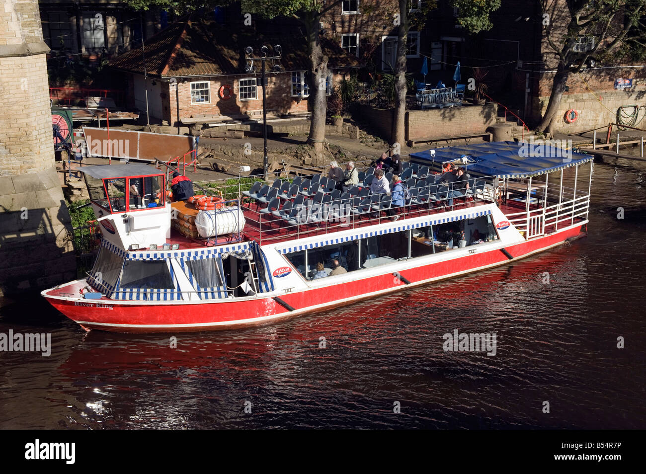 York tourist boat hi-res stock photography and images - Alamy