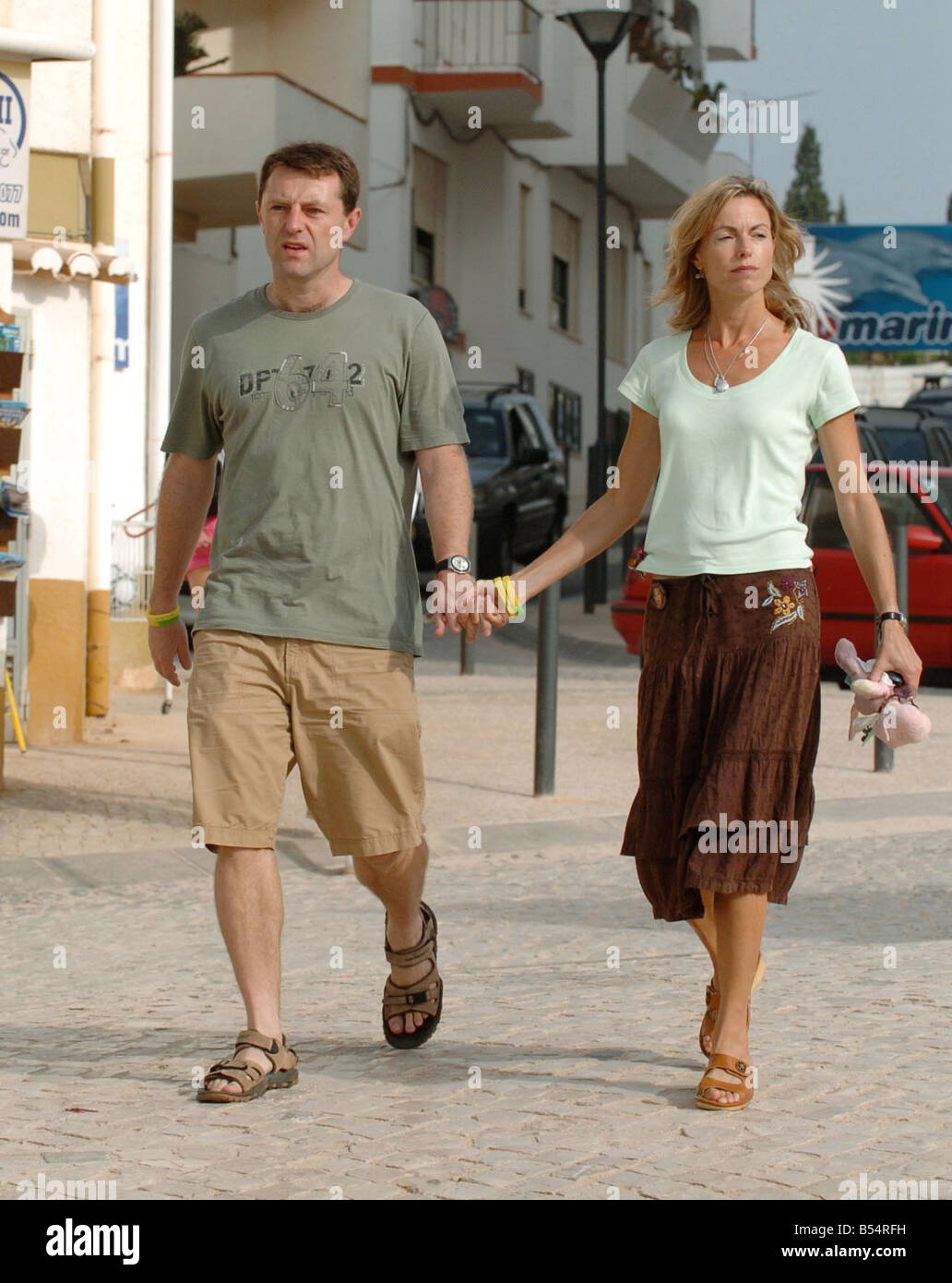 Kate McCann and Gerry McCann in Pria Da Luz, Portugal. 06/09/2007 Stock ...