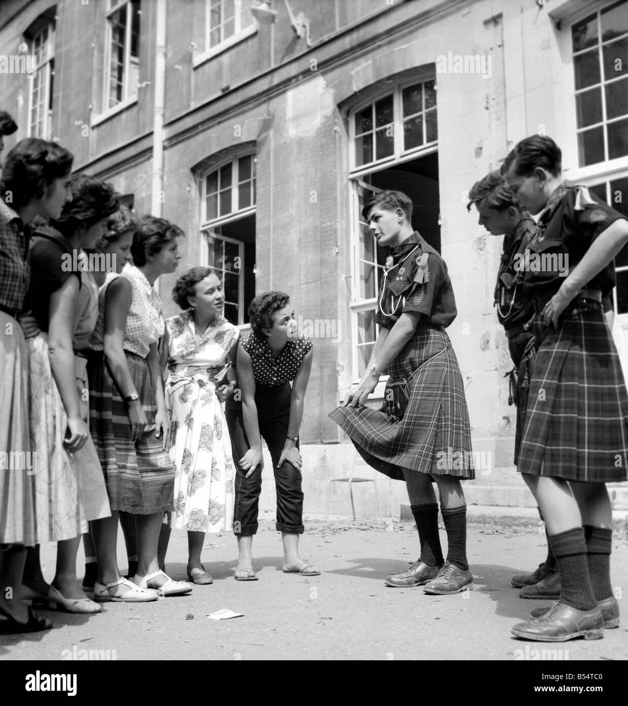 British Scouts in Kilts, in Paris caused great curiosity amongst French ...