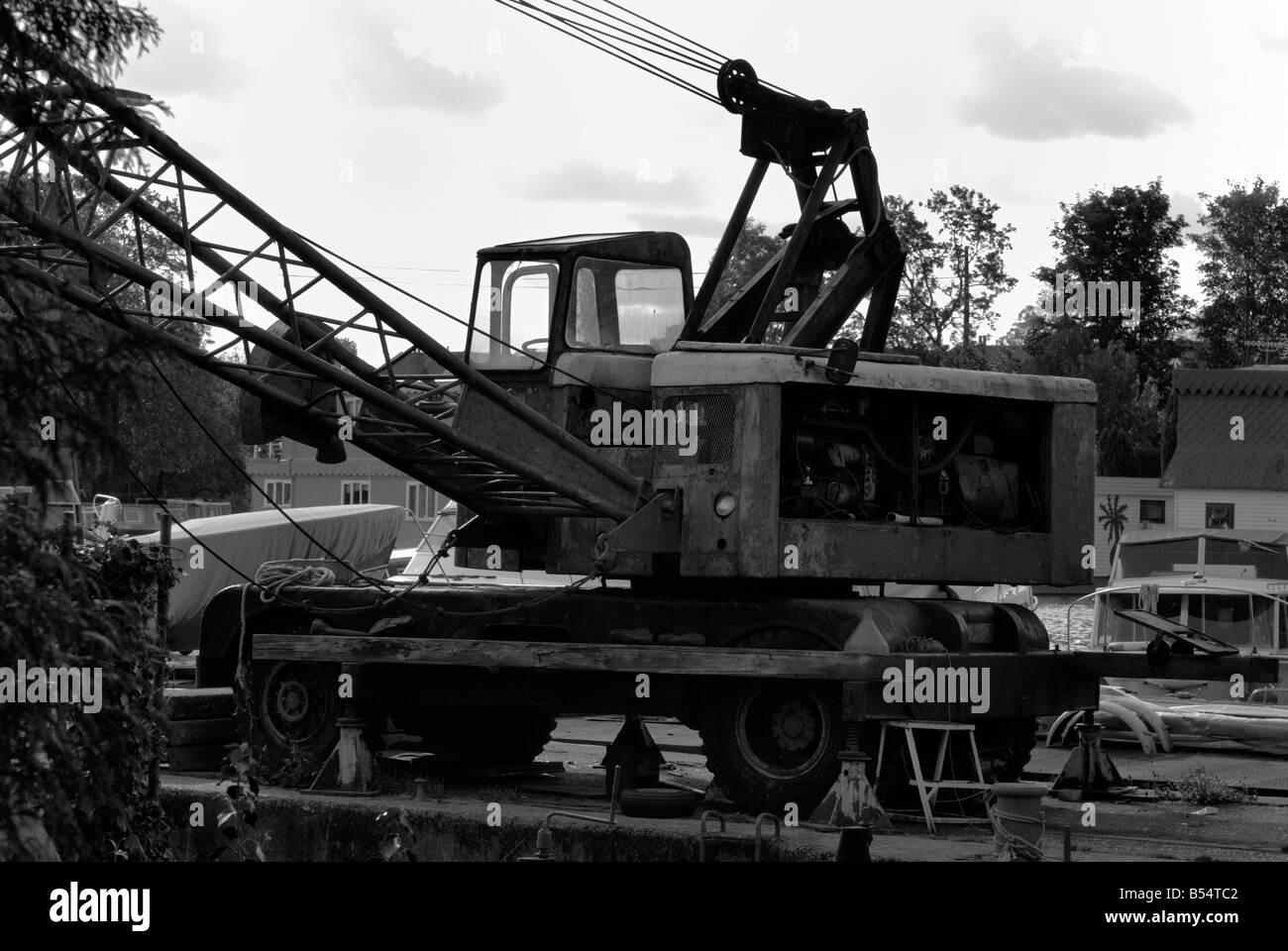 Crane at boatyard on the Thames Stock Photo - Alamy