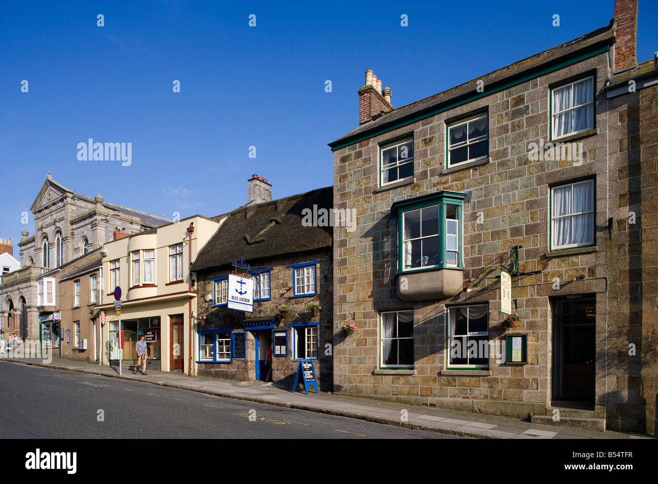 Cornwall blue anchor inn hi-res stock photography and images - Alamy