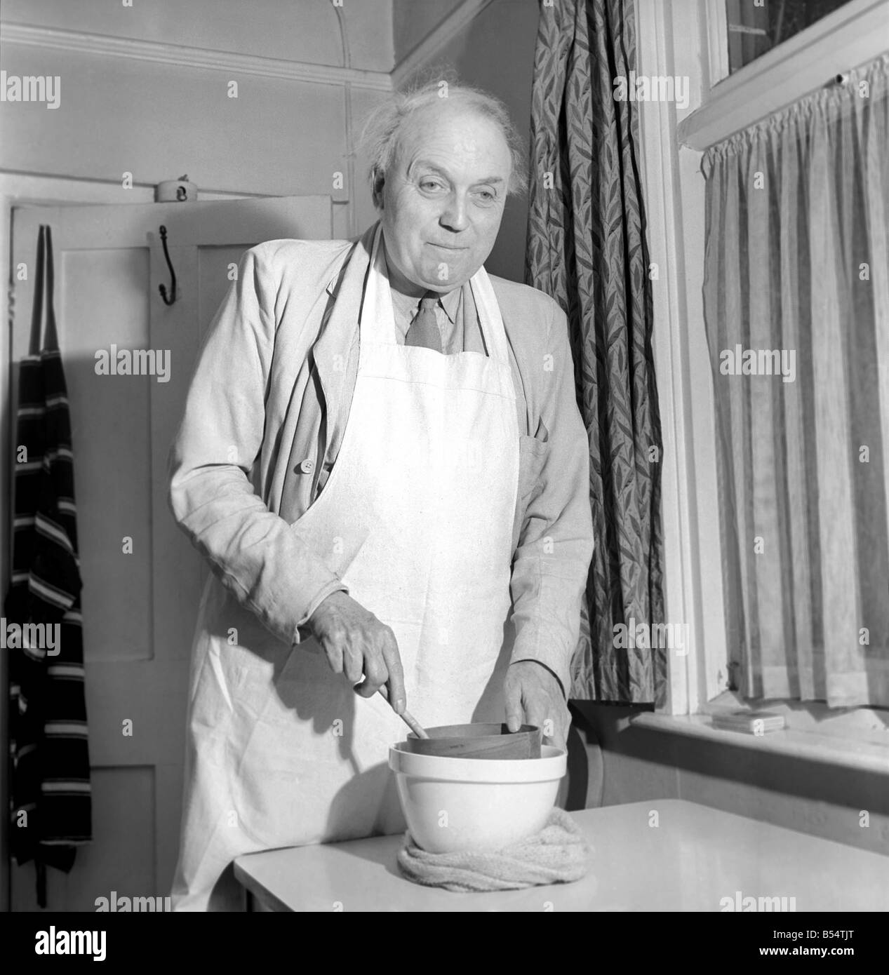 1950s kitchen hi-res stock photography and images - Alamy