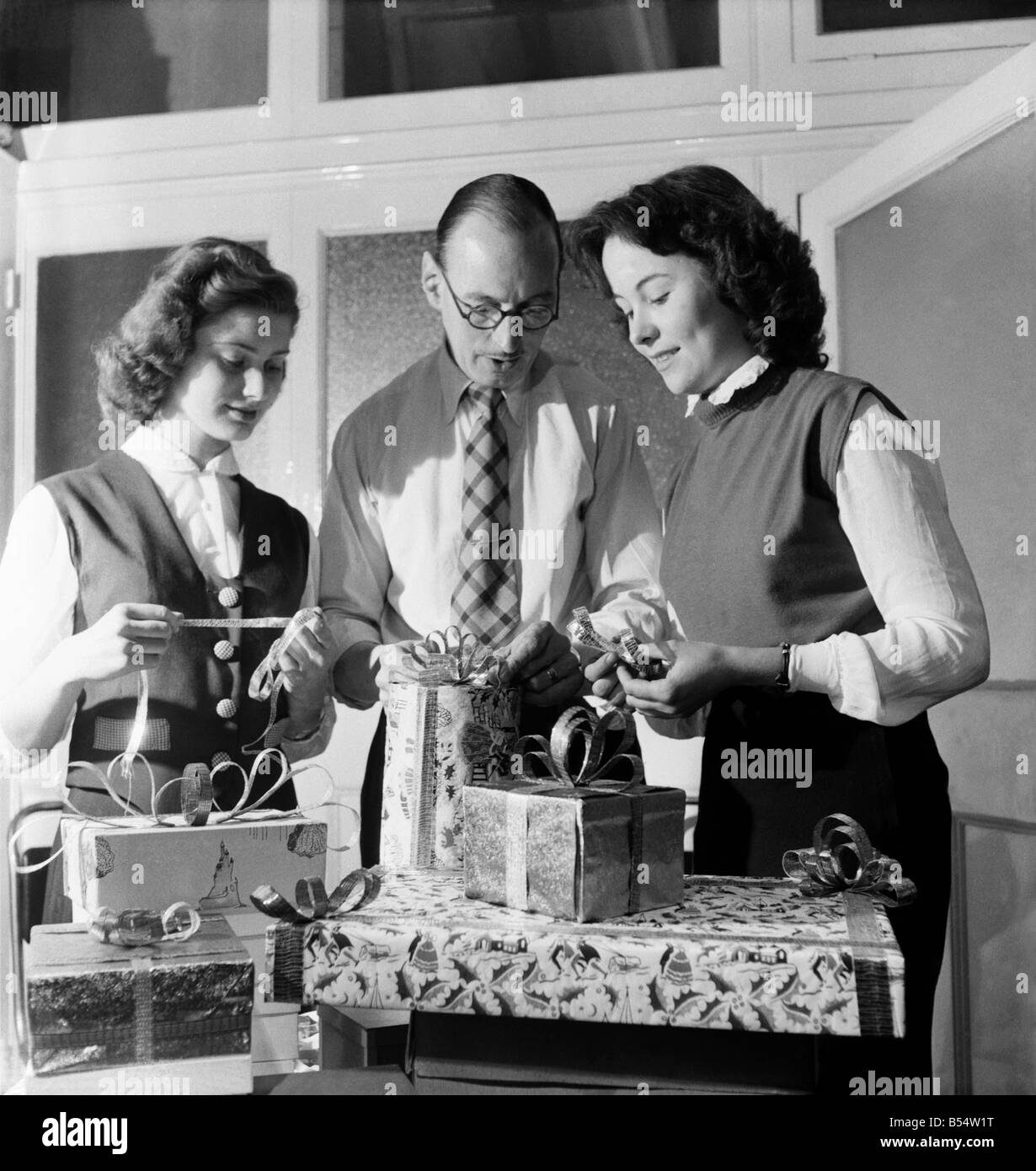 Assistant shop Black and White Stock Photos & Images - Alamy