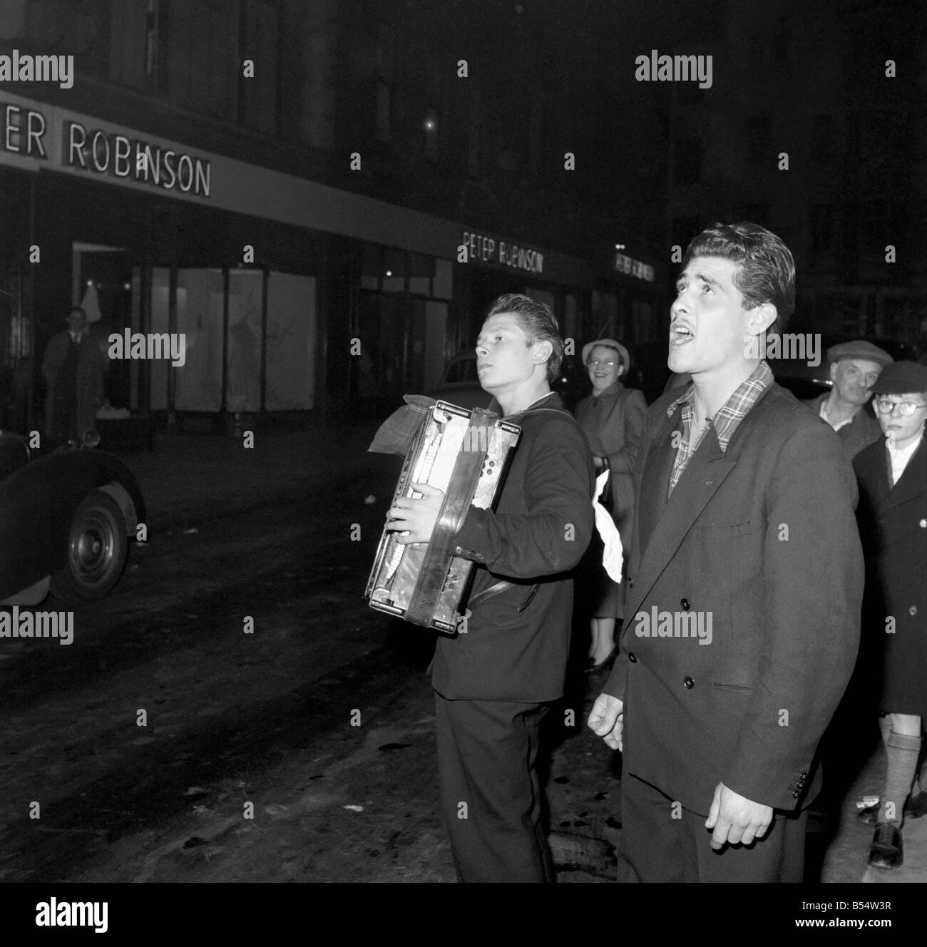 1950s singers hi-res stock photography and images - Alamy