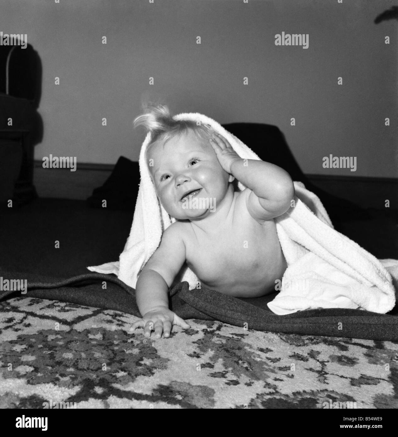 Baby nappy 1950s hi-res stock photography and images - Alamy