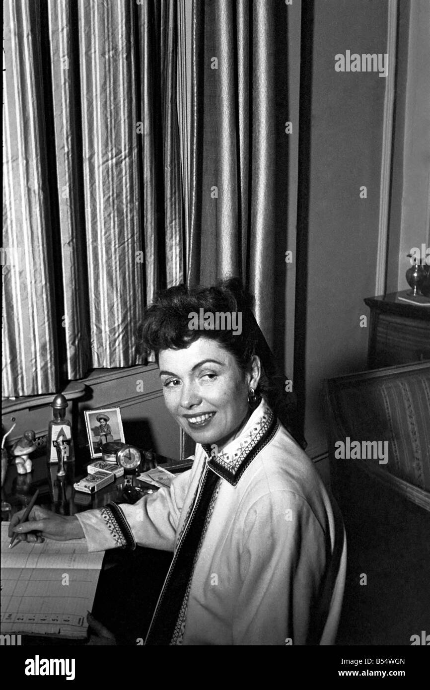 Yolande Donlan American actress who has been banned by Equity and will ...