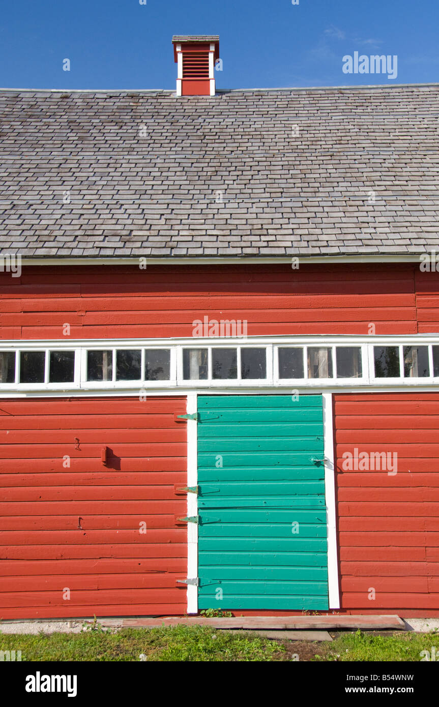 Mennonite barn hi-res stock photography and images - Alamy