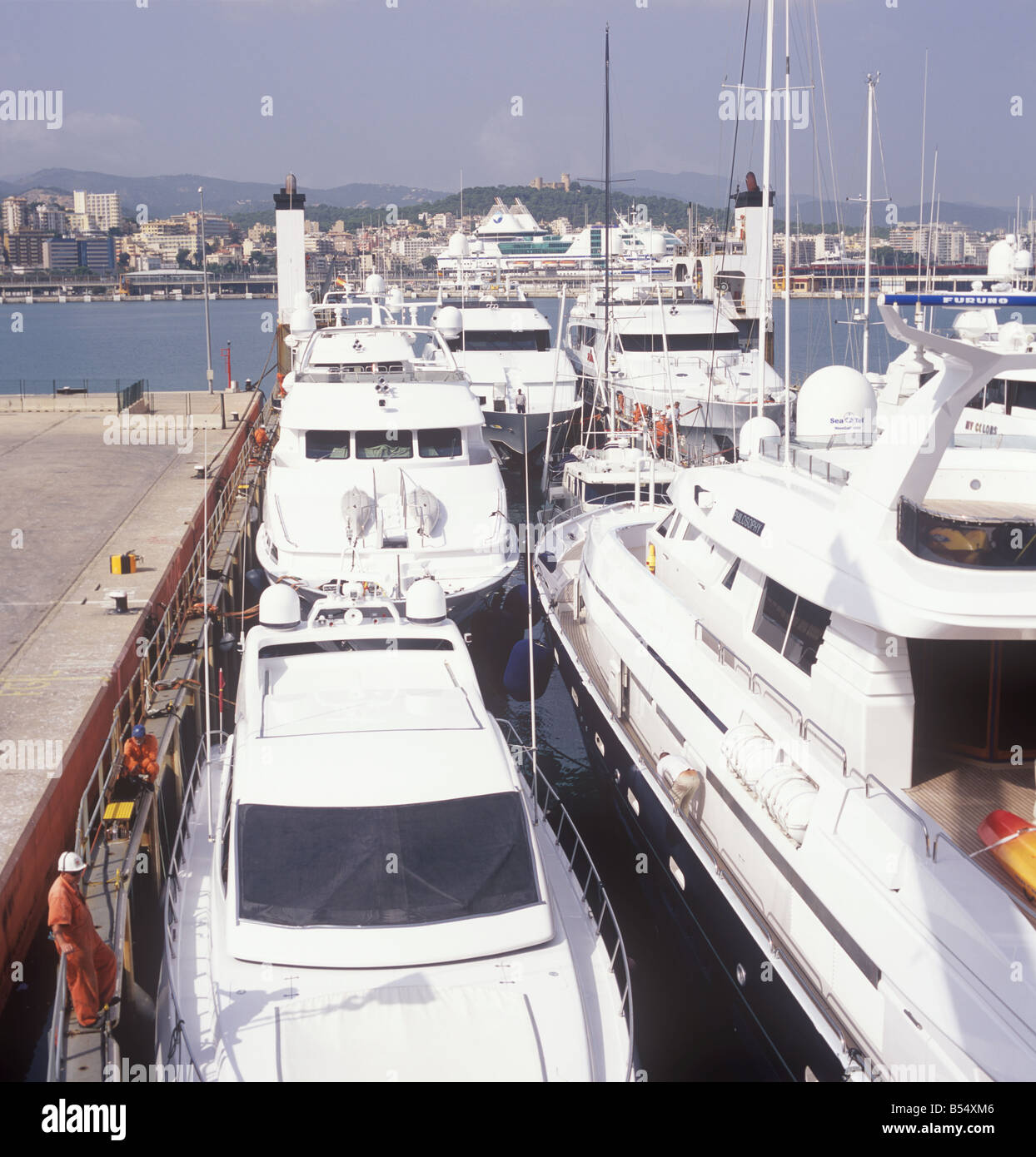 Dock Express "Superservant 3" semi submersible yacht transporter in the ...