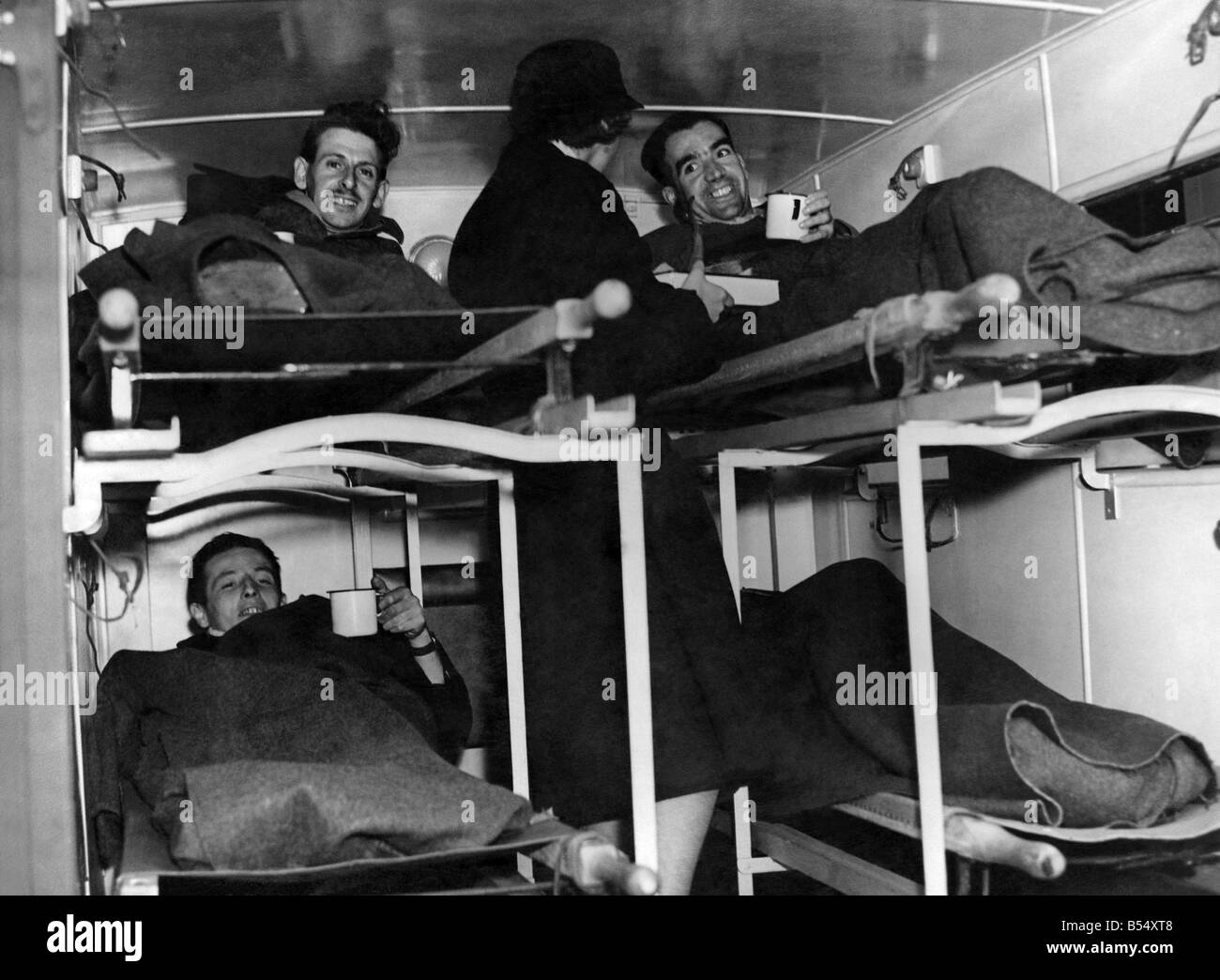 World war ii wounded soldiers hi-res stock photography and images - Alamy