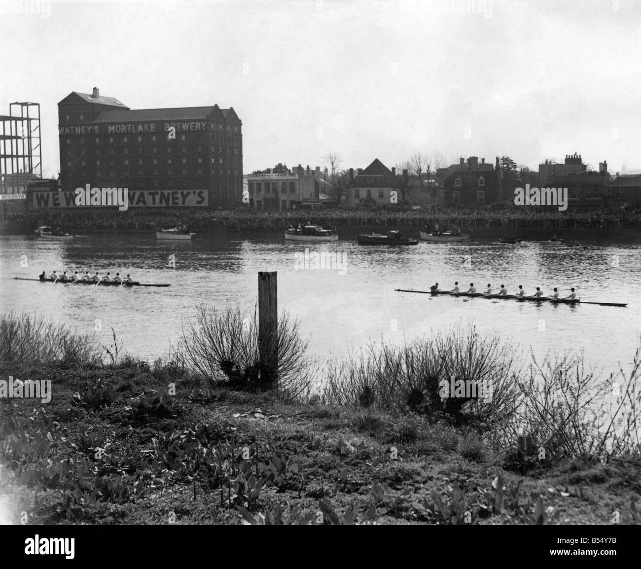Rowing race, winning Black and White Stock Photos & Images - Alamy