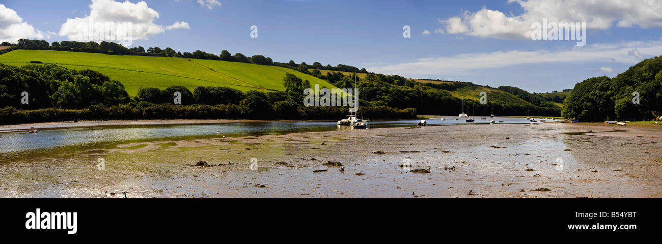 tidal road estuary of the river avon aveton gifford south hams devon ...