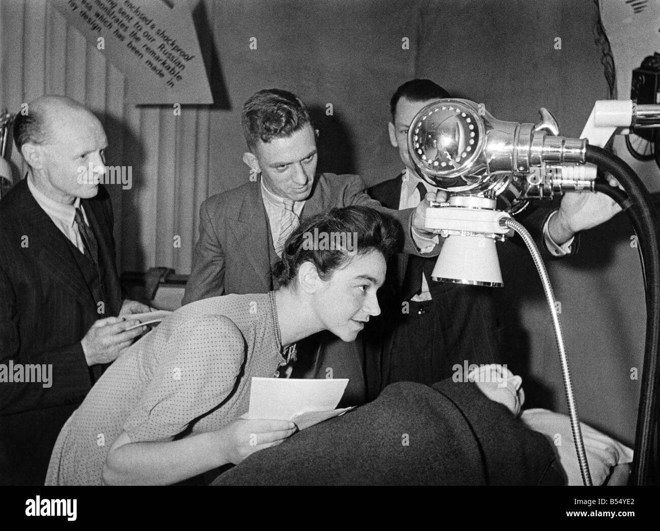 1940s factory girls hi-res stock photography and images - Alamy