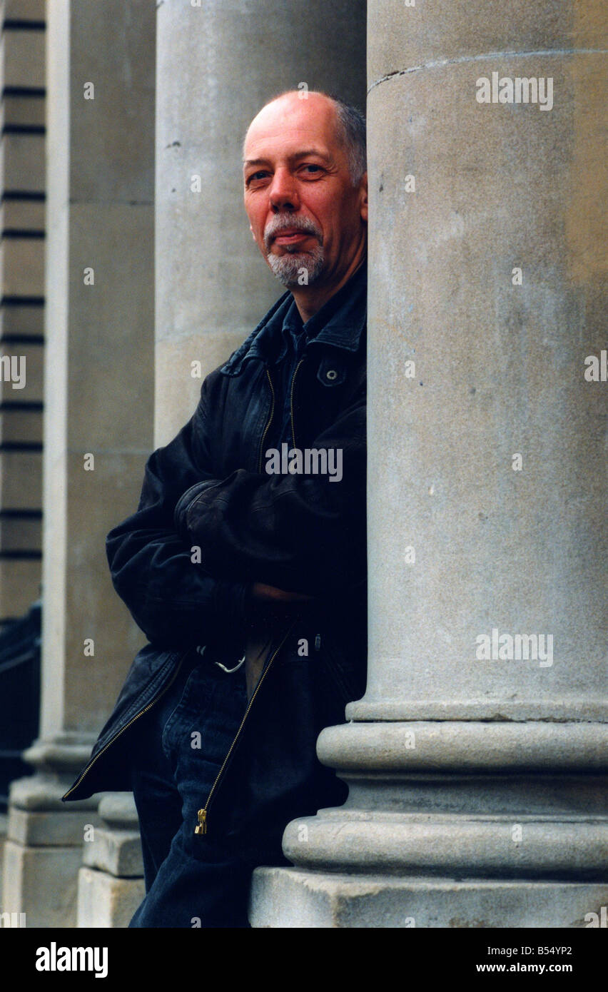 Rod Clements of Lindisfarne outside Newcastle City Hall 30 09 97 Stock ...
