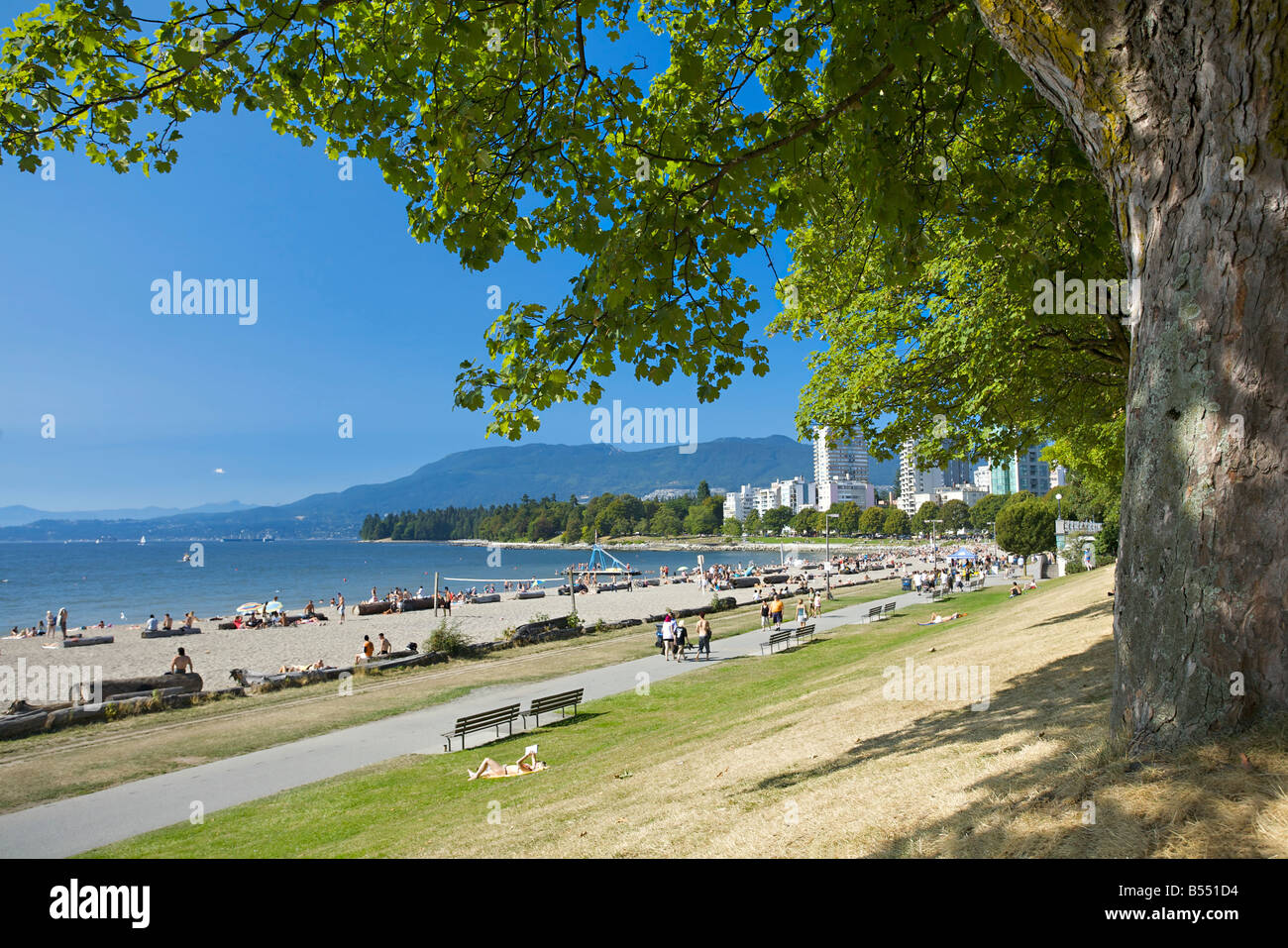 Downtown vancouver and english bay hi-res stock photography and images ...