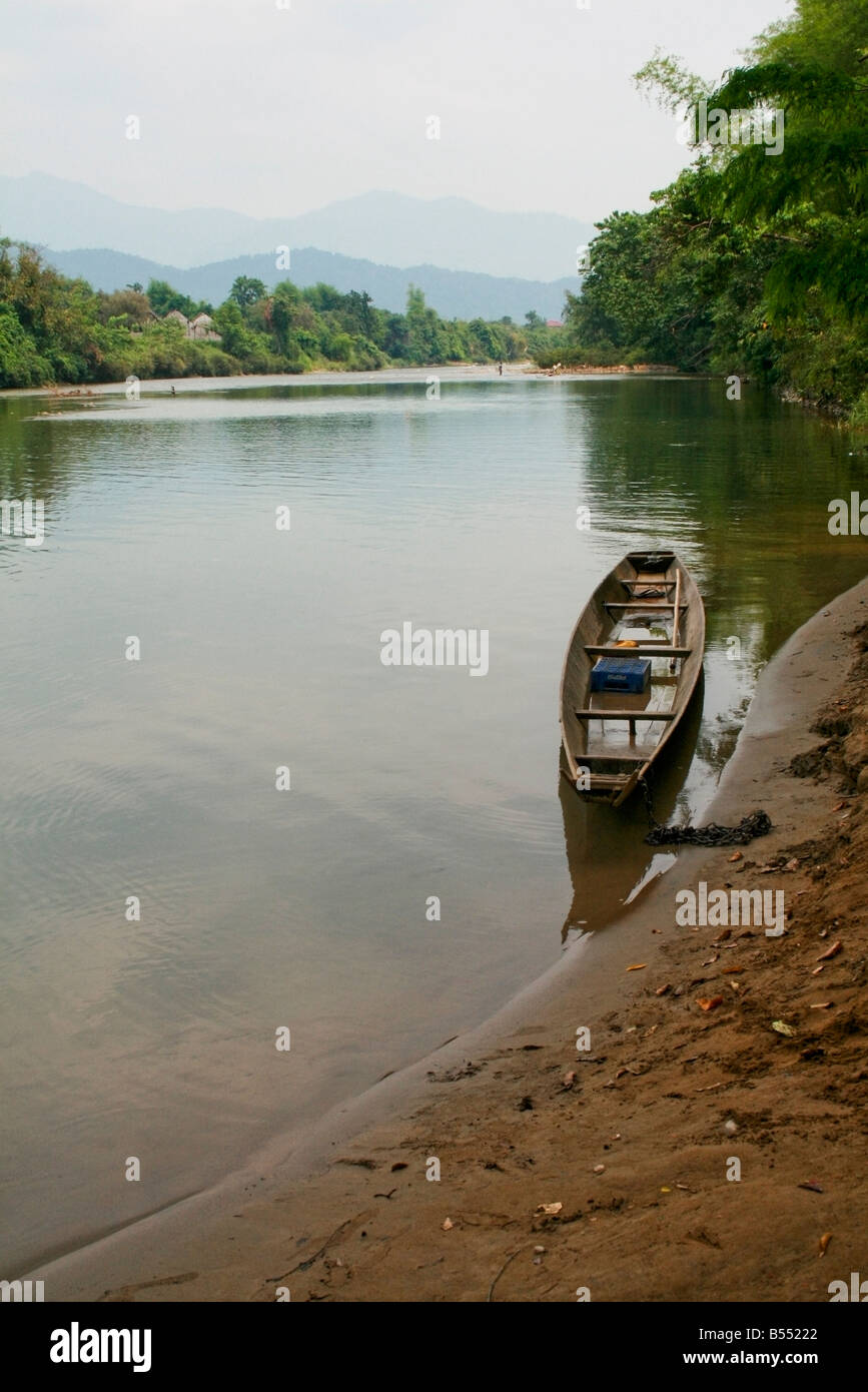 Simple river hi-res stock photography and images - Alamy