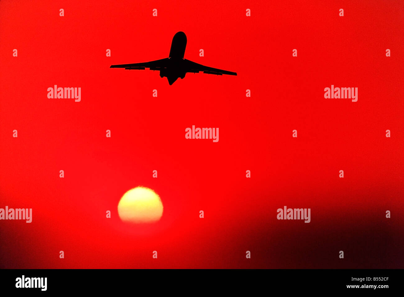 Commercial Aviation, Aircraft in flight Stock Photo - Alamy