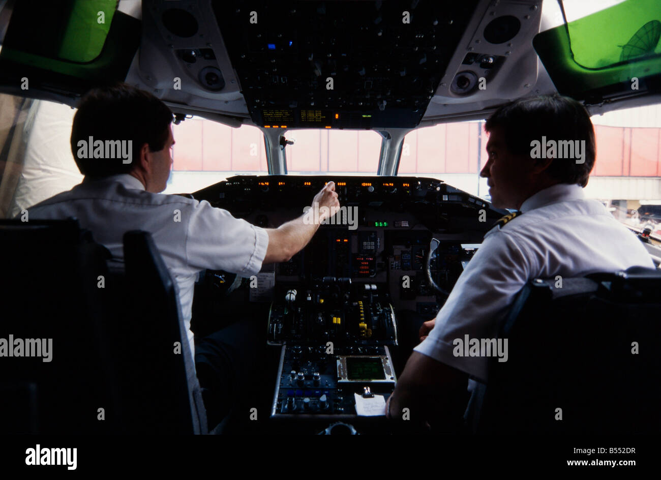 Commercial Aviation, Aircraft in flight Stock Photo - Alamy