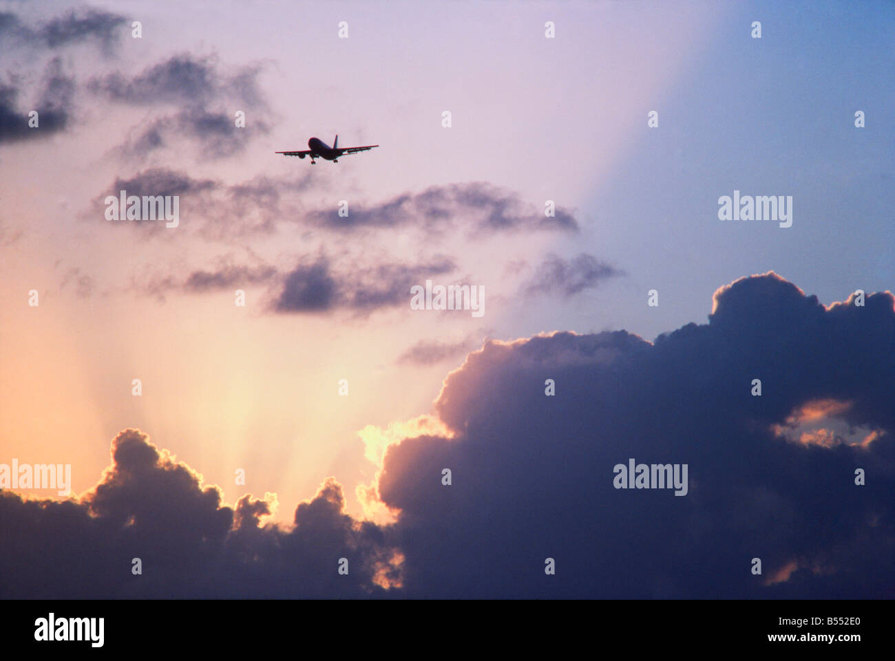 Commercial Aviation, Aircraft in flight Stock Photo - Alamy