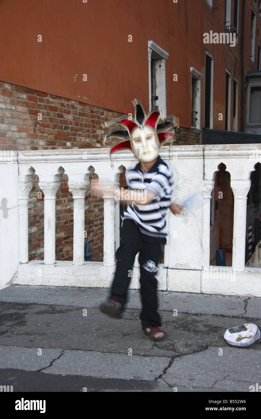 Dancing italy street hi-res stock photography and images - Alamy
