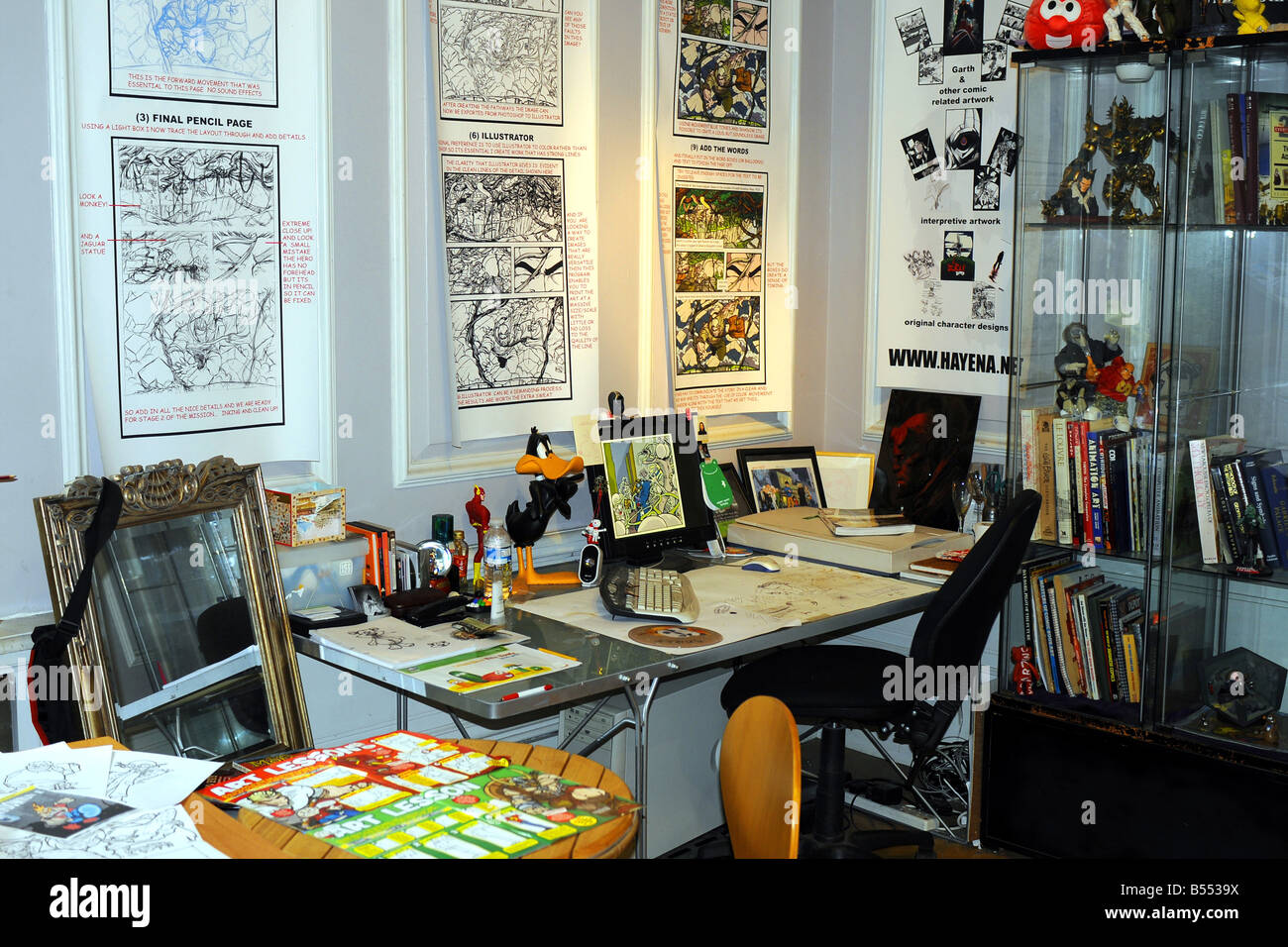 Cartoon desk office work place hi-res stock photography and images - Alamy