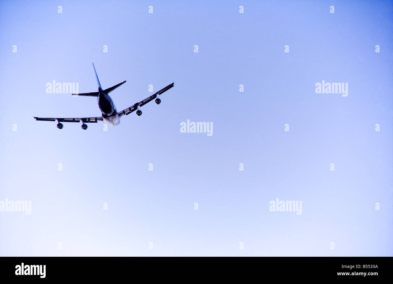 Commercial Aviation, Aircraft in flight Stock Photo - Alamy