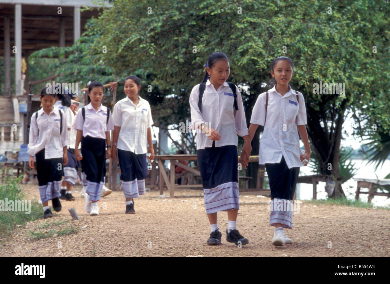 school girls in pha sin costumes thanon fa ngum vientiane laos Stock ...