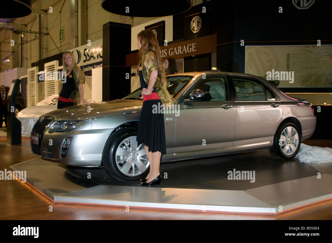 Morris garage hi-res stock photography and images - Alamy