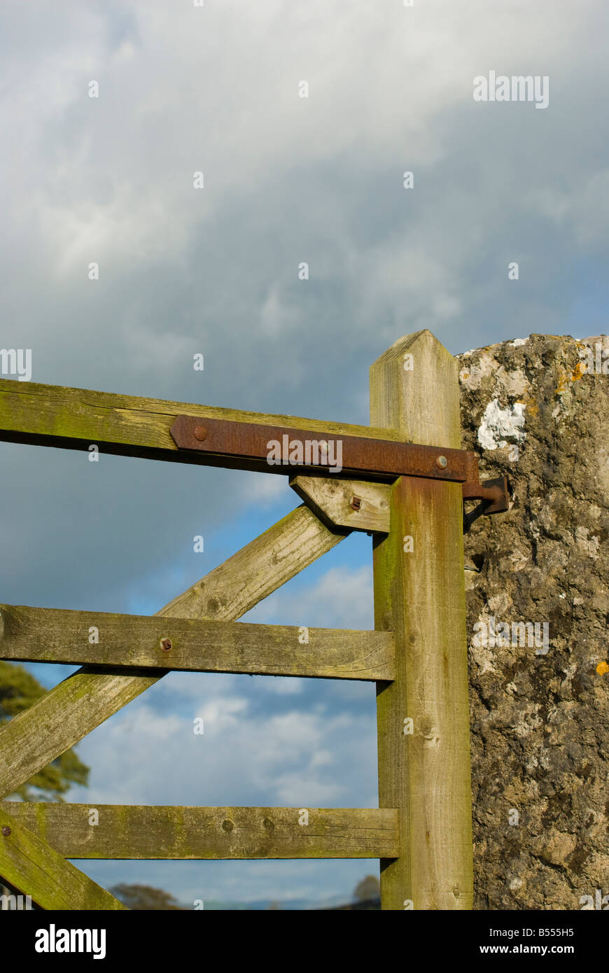 wooden five bar farm gate Stock Photo - Alamy