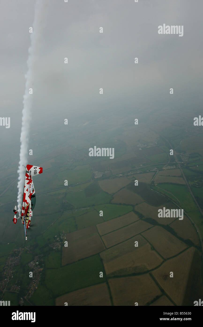 Aircraft loop hi-res stock photography and images - Alamy