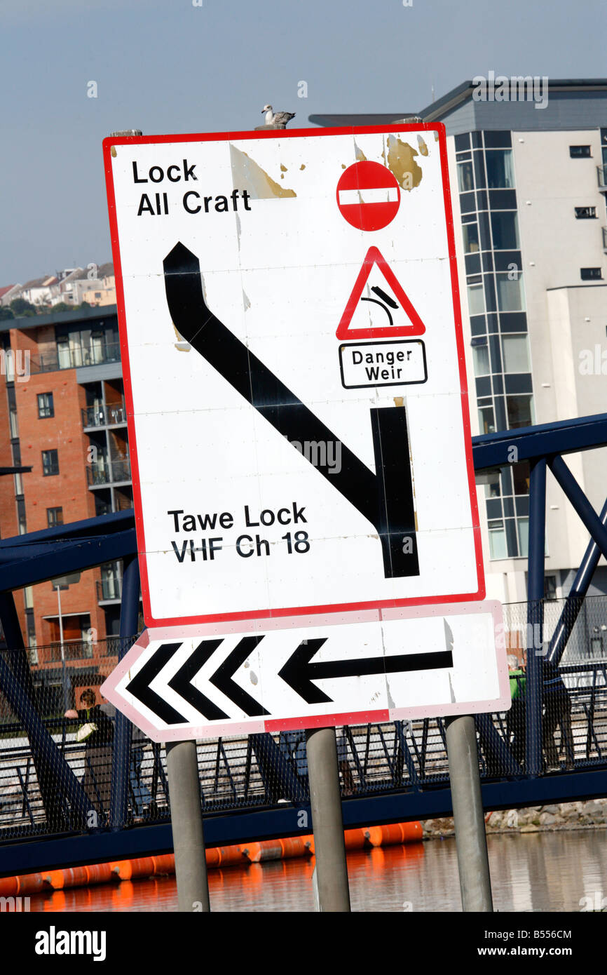 Marina direction hi-res stock photography and images - Alamy