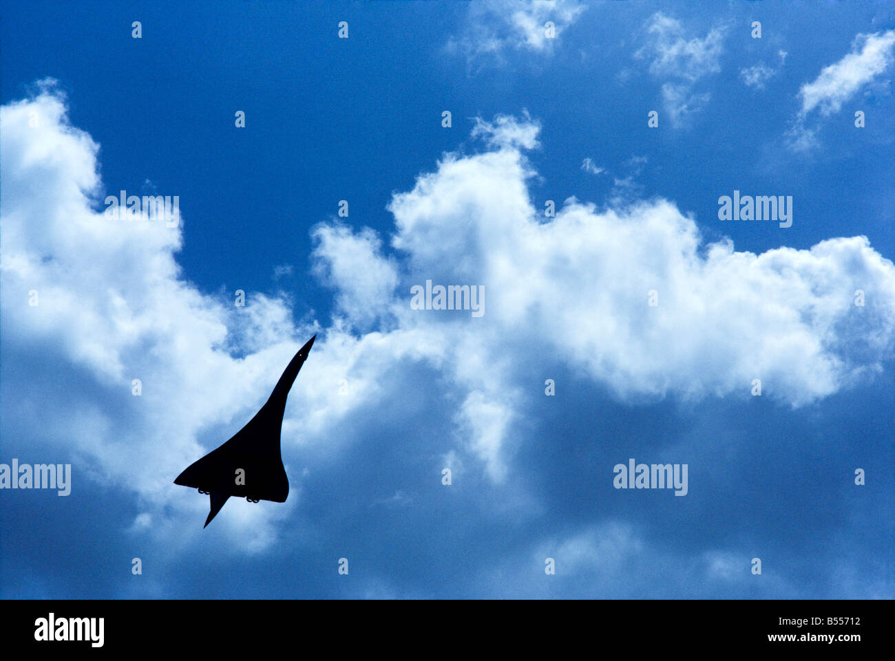 Commercial Aviation, Aircraft in flight Stock Photo - Alamy