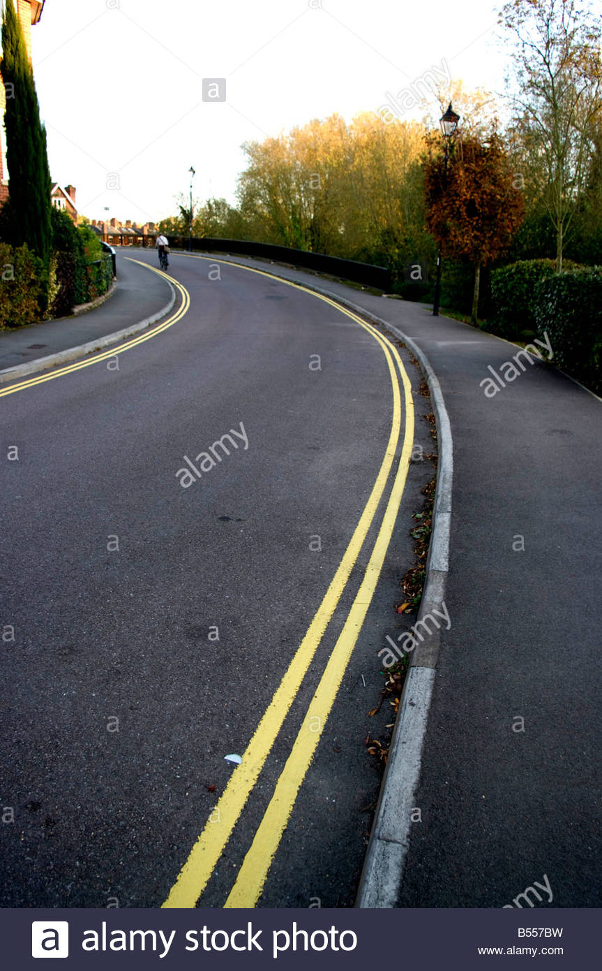 Yellow Parking Lines High Resolution Stock Photography and Images - Alamy