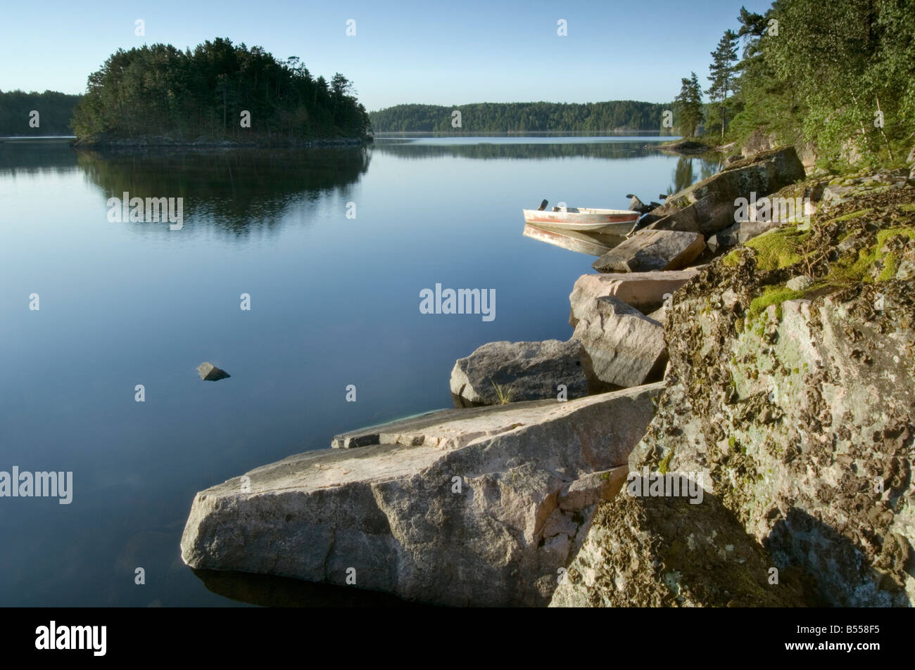 Voyageurs national park minnesota boat hi-res stock photography and ...