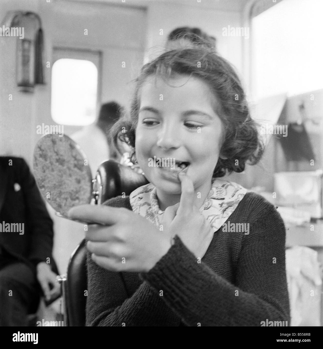 Surgery 1950s hi-res stock photography and images - Alamy