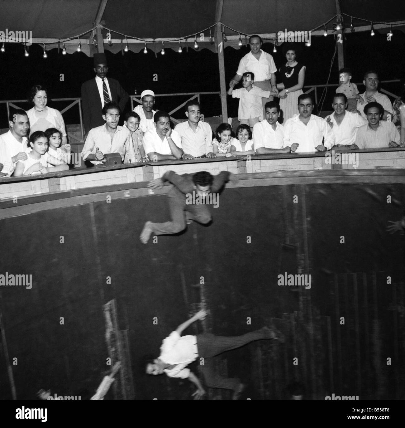 Fairground ride 1950s hi-res stock photography and images - Alamy