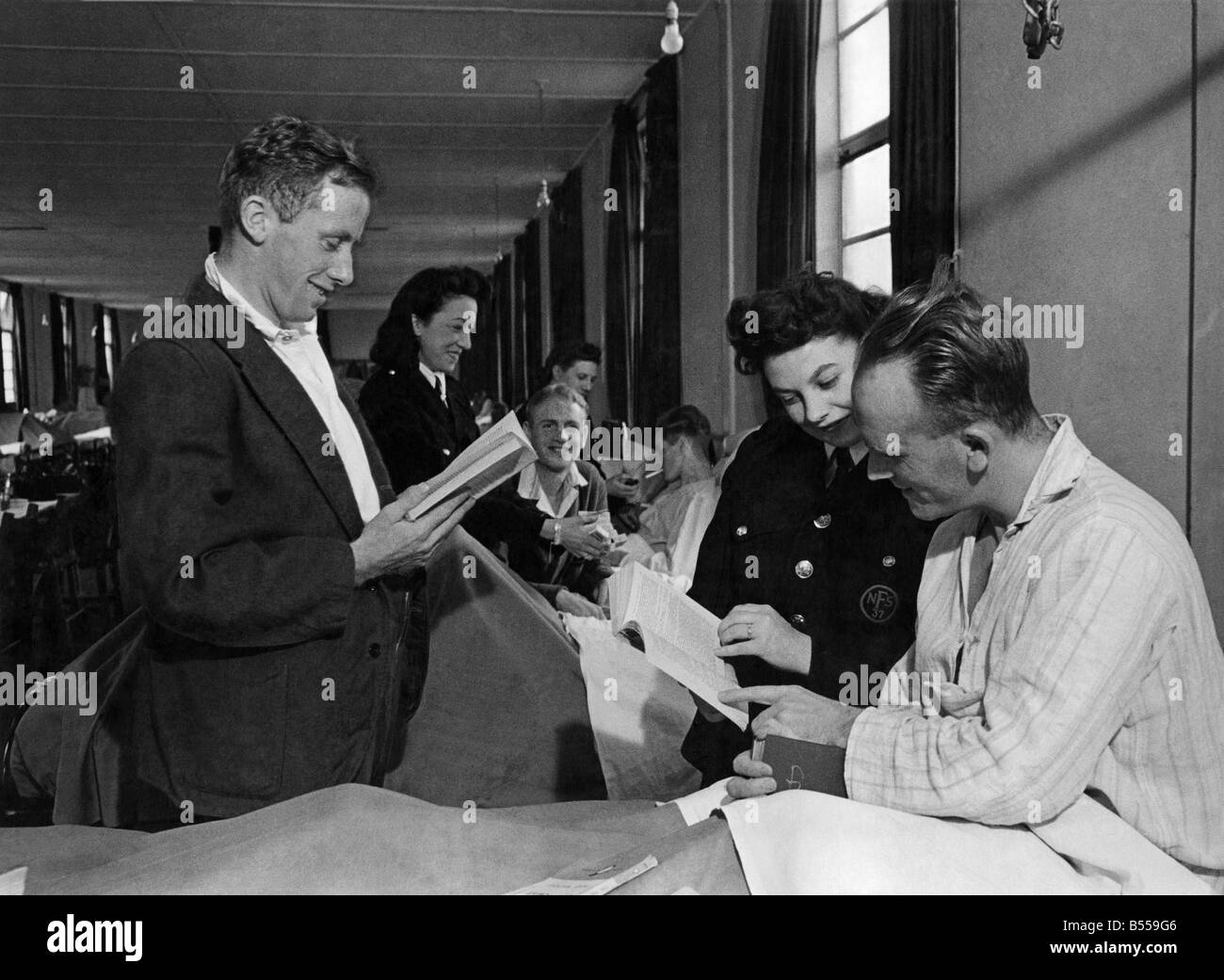 Injured soldier ww2 Black and White Stock Photos & Images - Alamy