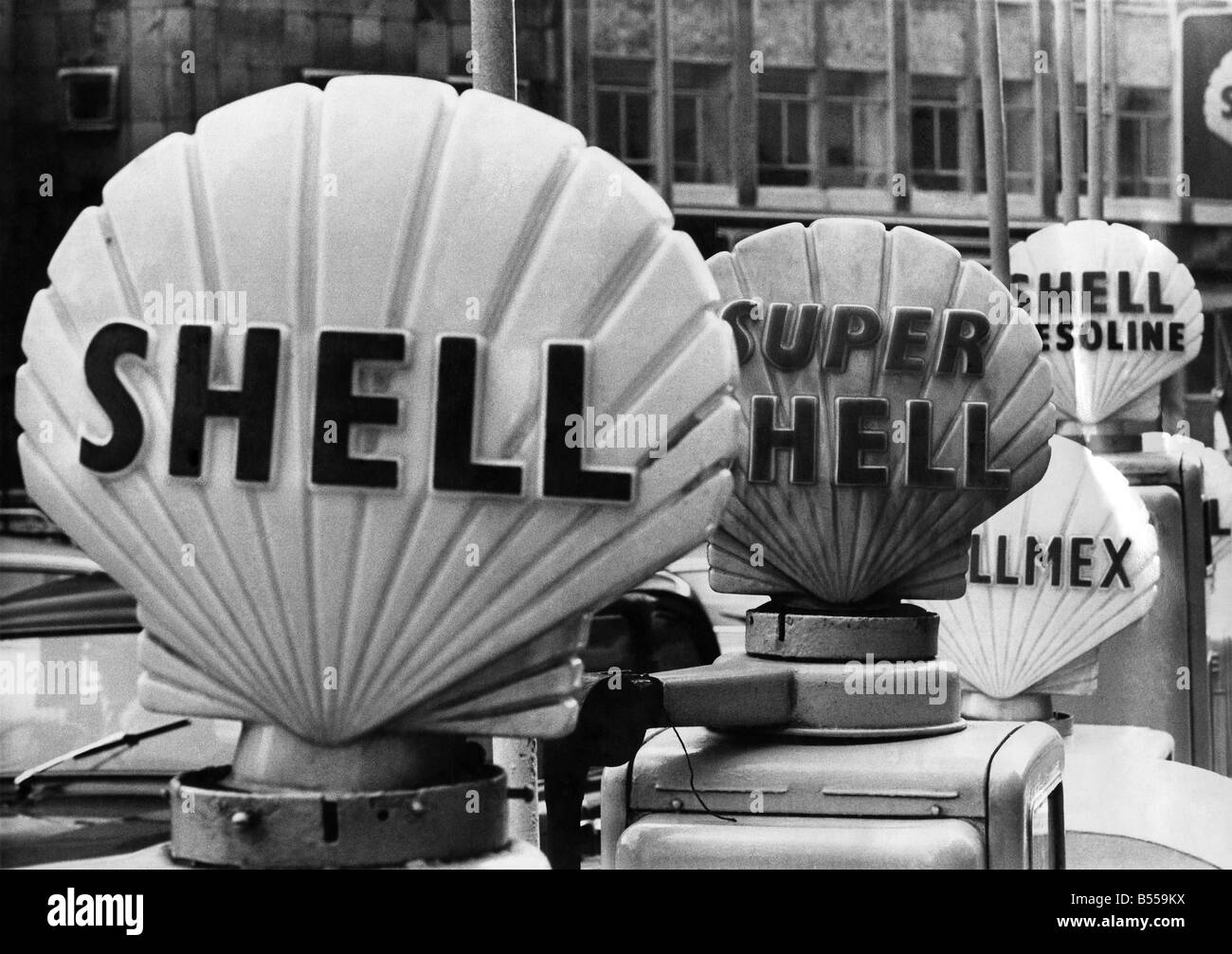 Shell logo petrol Black and White Stock Photos & Images - Alamy
