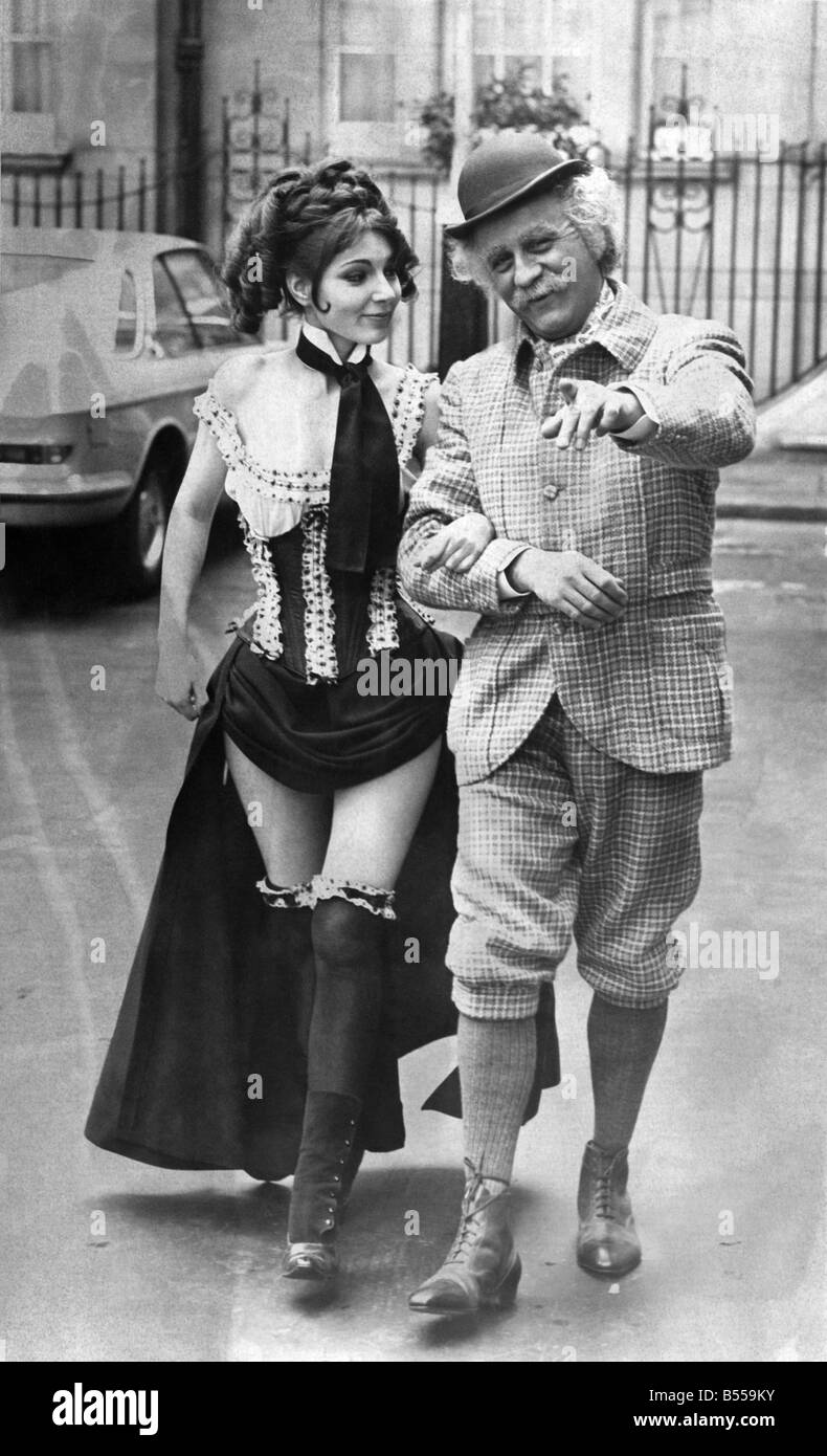 Warren Mitchell Black and White Stock Photos & Images - Alamy