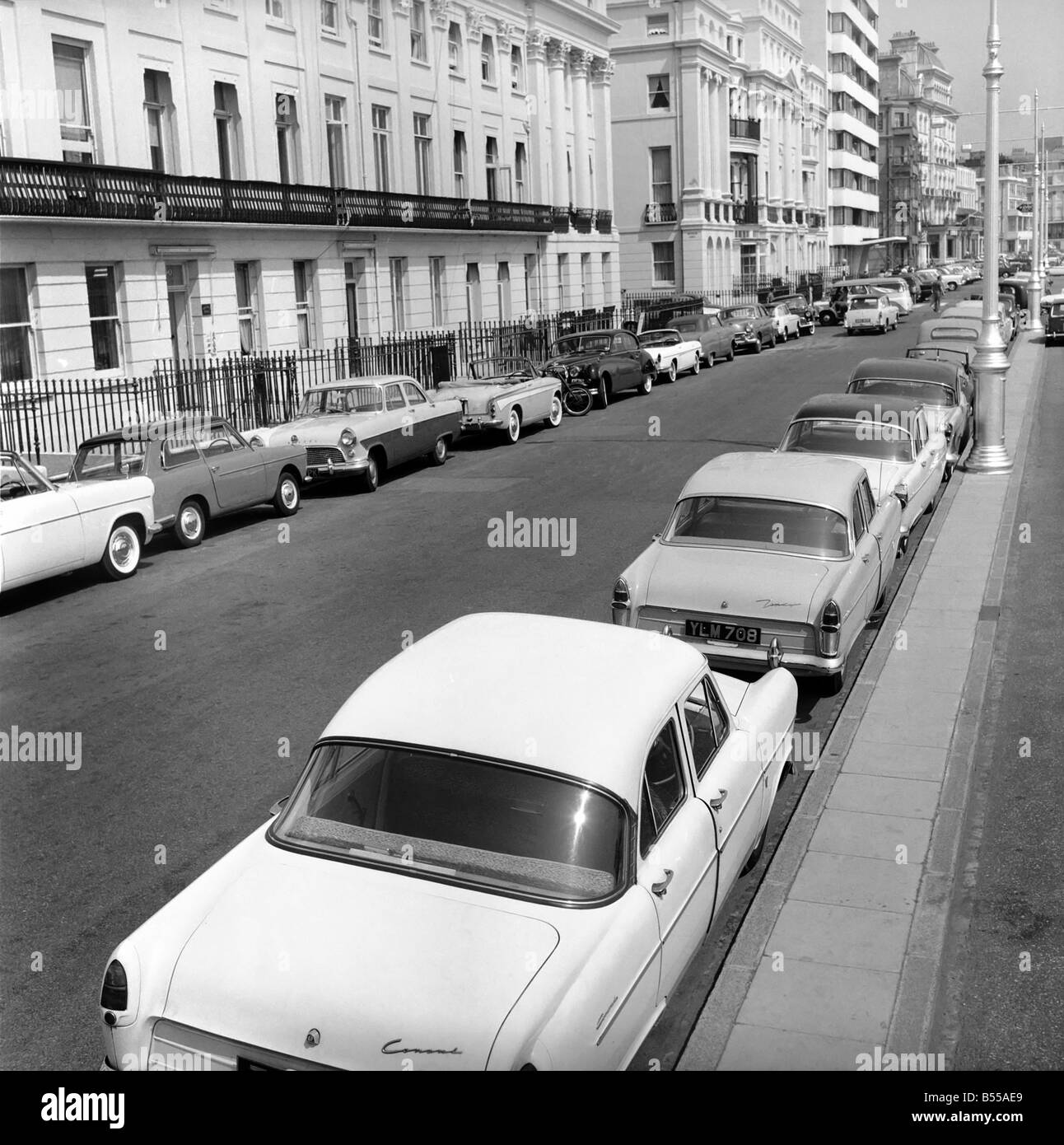 Traffic/Parked cars, street scene. June 1960 M4336-003 Stock Photo - Alamy
