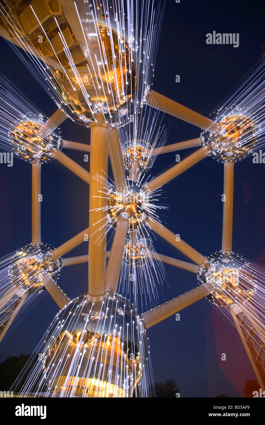 Brussels belgium atomium night lights hi-res stock photography and ...